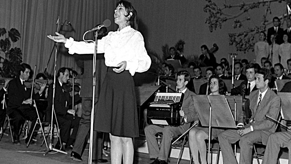 (VIDEO) Music Interval | "Always with songs" - Vaçe Zela! - Albanian ...