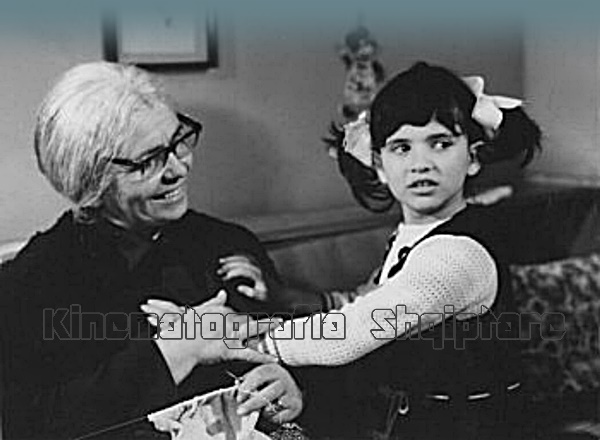 (VIDEO) "Mimoza the spoiled" Movie! - Albanian Cinematography - Sport