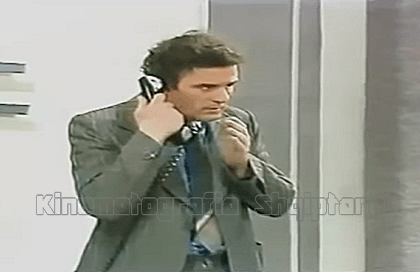 (Video) "Sander Mafishja" | Ilir Bezhani in "Pallati 176"! - Albanian ...