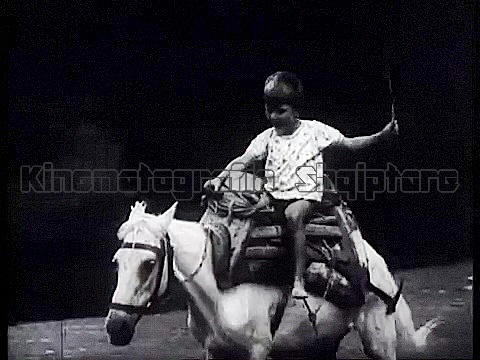 "Beni walks himself" Movie Soundtrack! - Albanian Cinematography - Sport